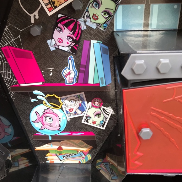 monster high | Toys | Monster High Fangtastic Coffin Locker Storage ...